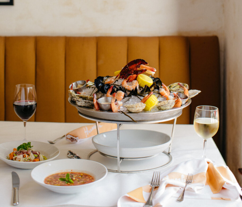 Hank’s Seafood Restaurant | Charleston Magazine Dining Guide