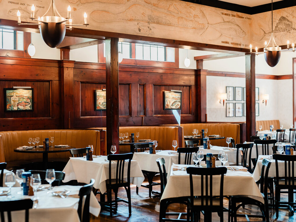 Hank’s Seafood Restaurant | Charleston Magazine Dining Guide